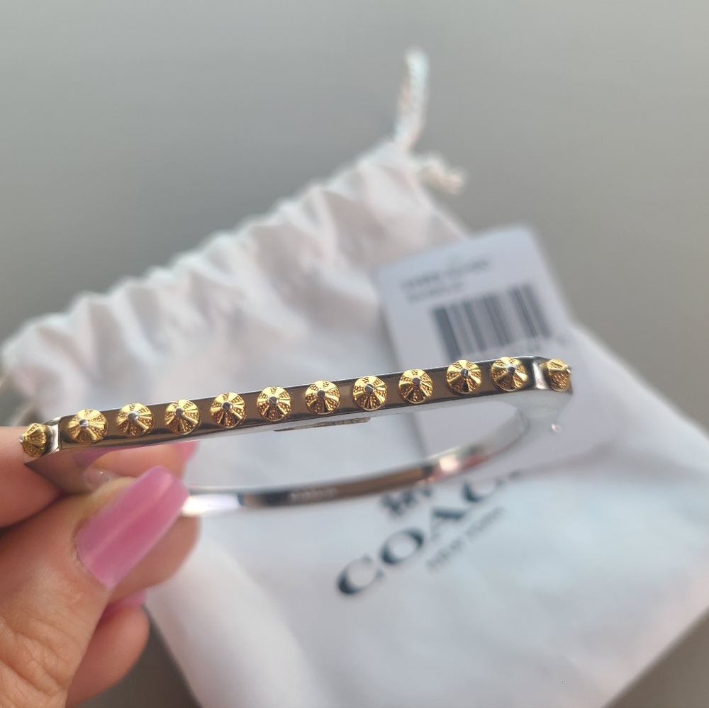 Coach Daisy Rivet Side Hinge Bangel - Gem